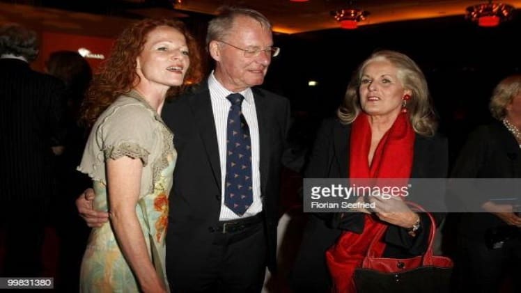 Meet Alexandra Henkel: A Creative Spark of Joy! - Telesup.net